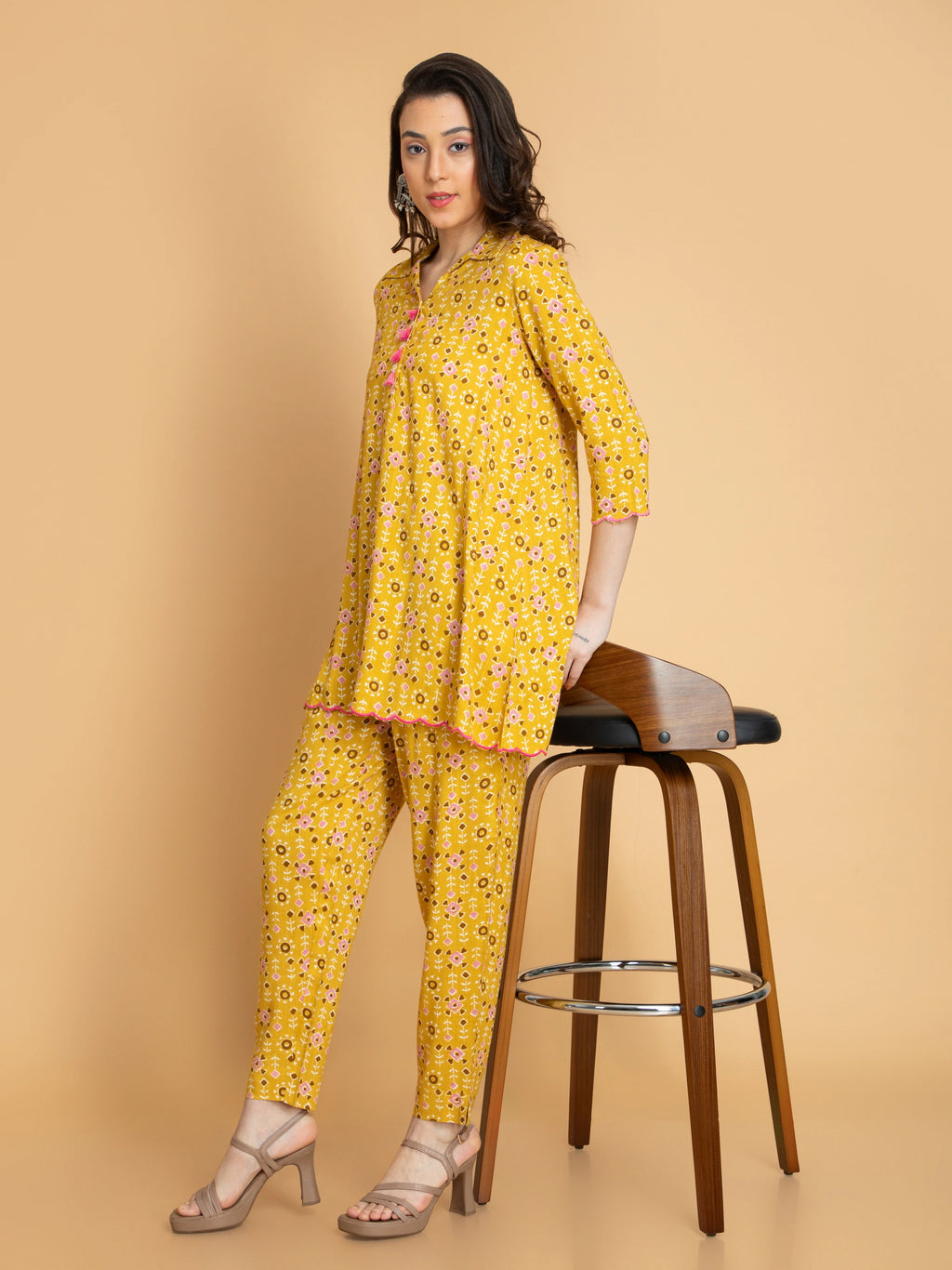 SUTI WOMEN RAYON 2 PCS CO-ORD SET WITH TASSEL DETAILS – sutionline